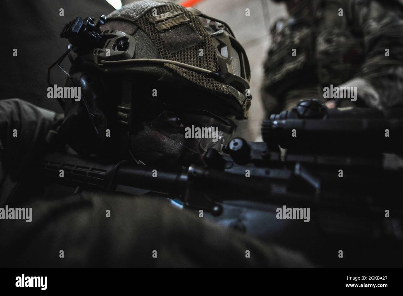 Combat cameraman hi-res stock photography and images - Alamy