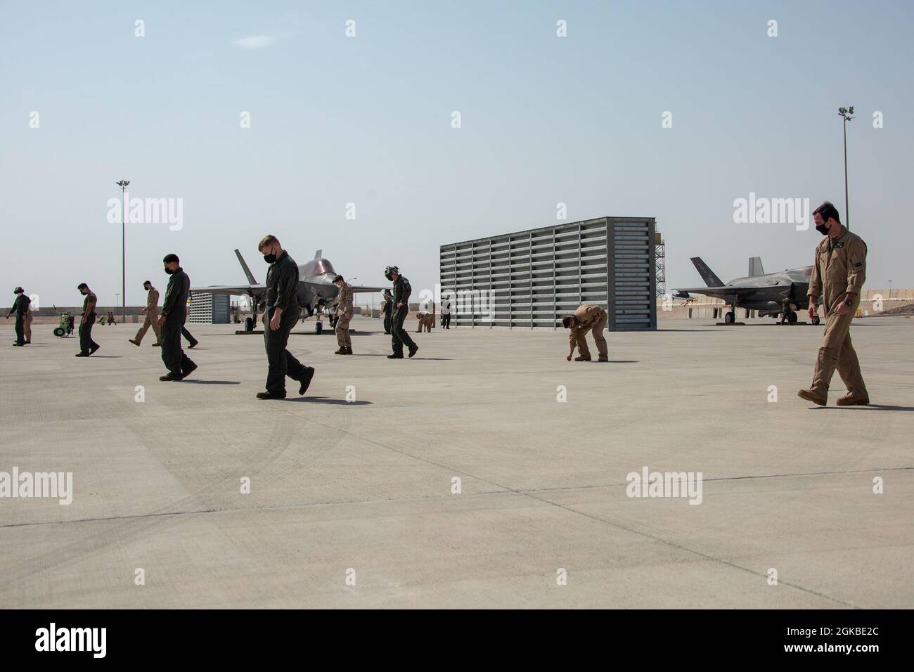 U.S. Marines with Marine Medium Tiltrotor Squadron 164 (Reinforced ...