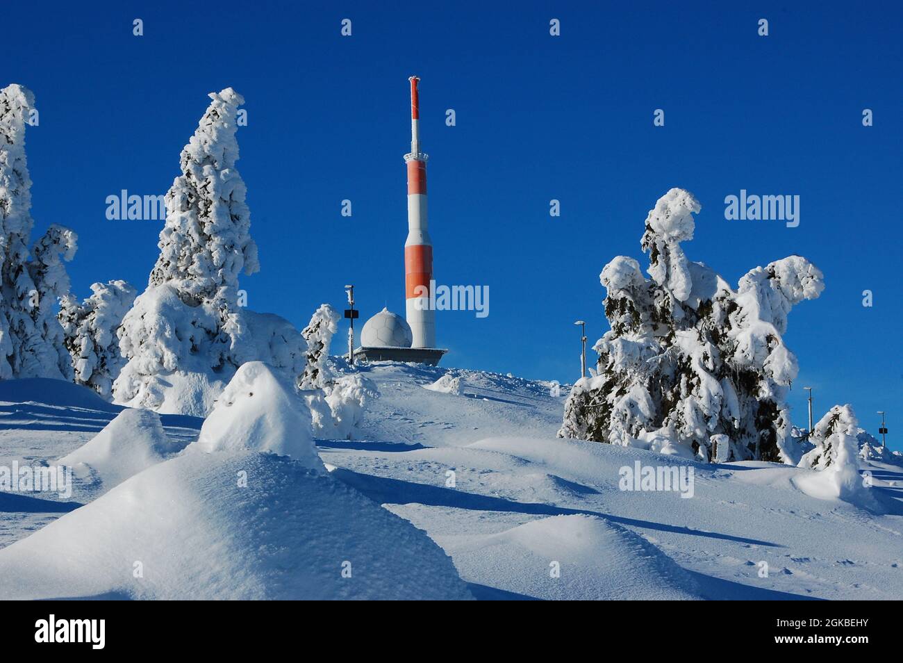 Winter landscape at brocken with brocken tower hi-res stock photography ...