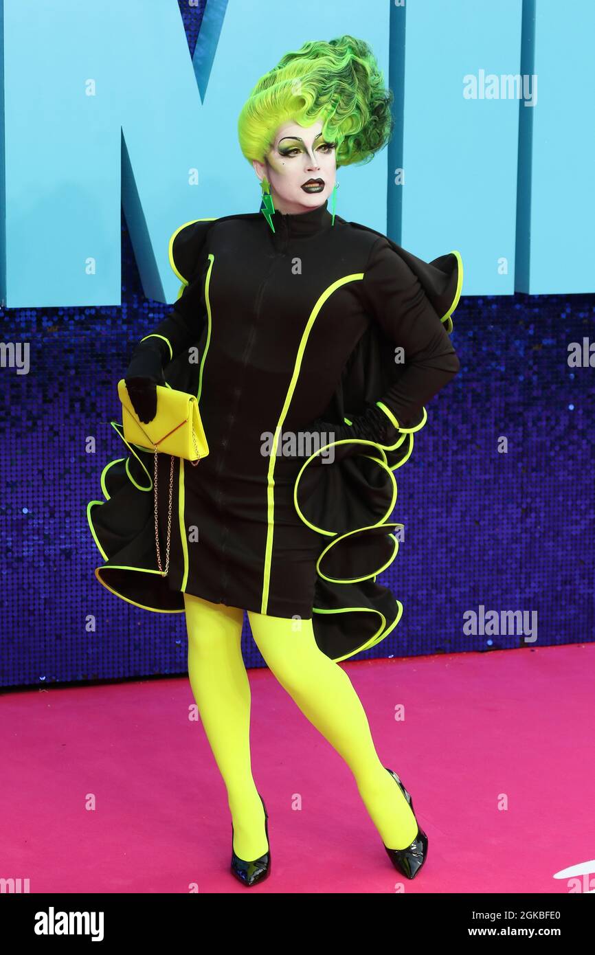 Everybodys talking about jamie premiere hi-res stock photography and ...