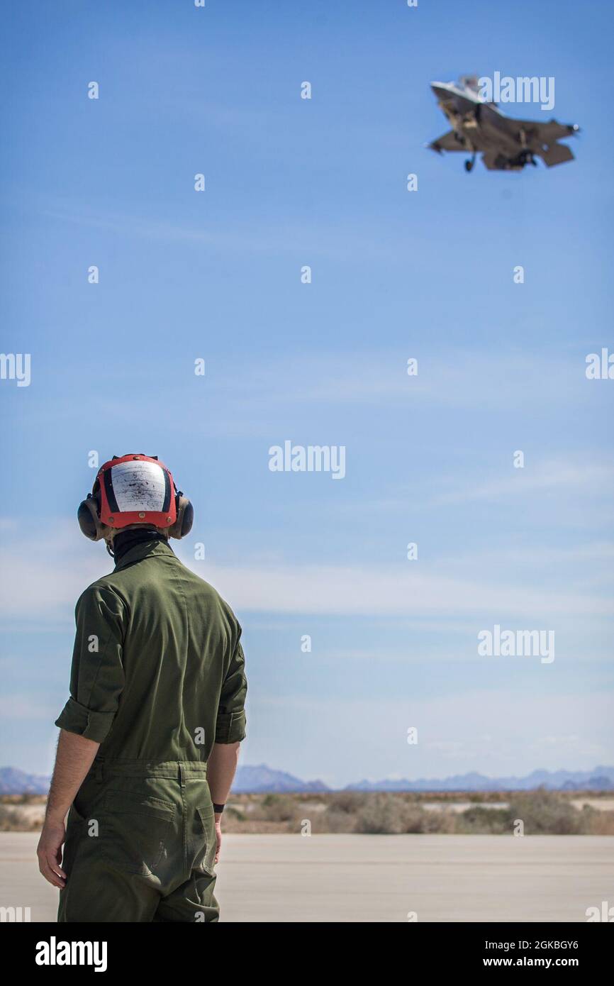 Marine aircraft group mag 13 hi-res stock photography and images - Alamy