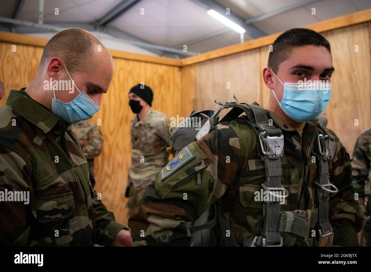 French Paratroopers assigned to 8 Regiment Parachutiste D’Infanterie de ...