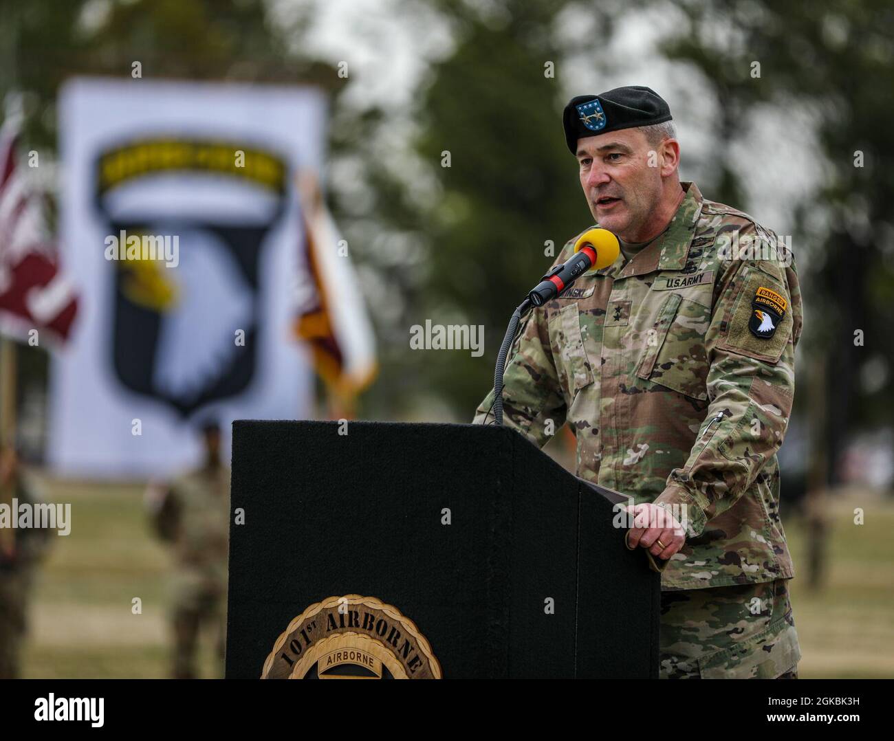 Maj. Gen. Brian Winski, the outgoing commanding general of the 101st ...