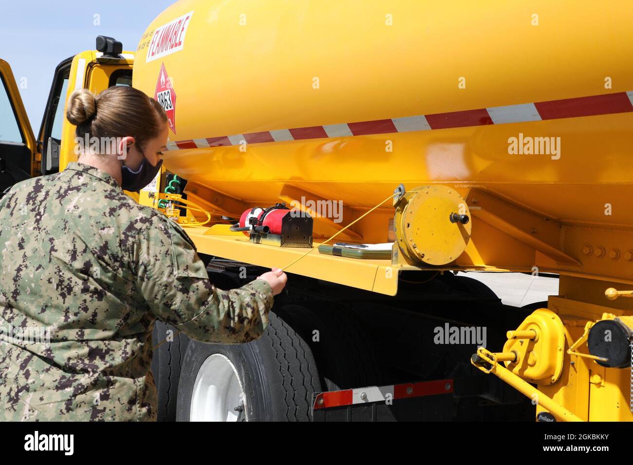NAVSUP personnel at Naval Air Station Jacksonville perform routine ...