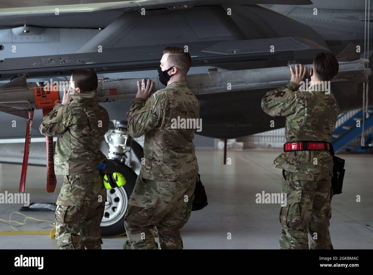 Weapons load compettition hi-res stock photography and images - Alamy