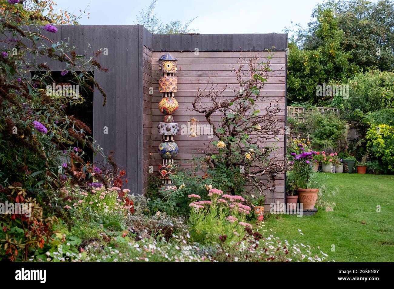 Cedar cladding hi-res stock photography and images - Alamy