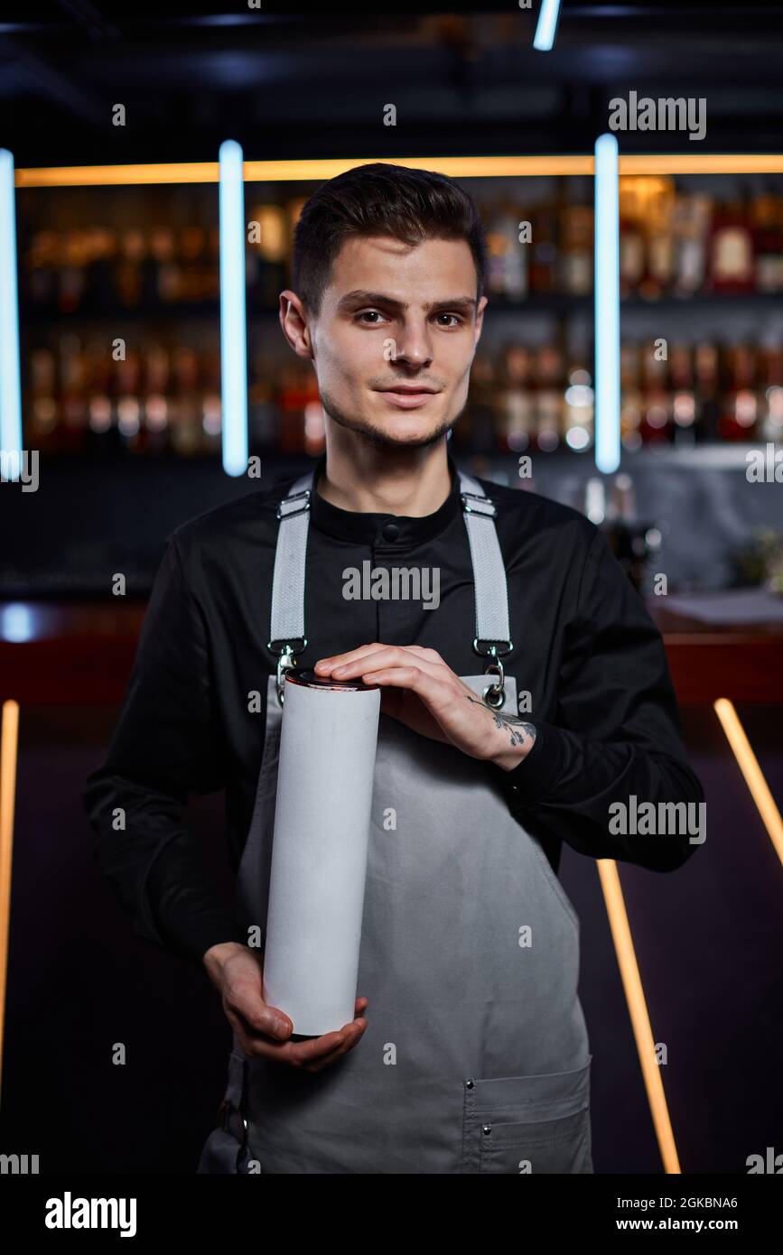 Barman waitress bar in restaurant hi-res stock photography and images ...