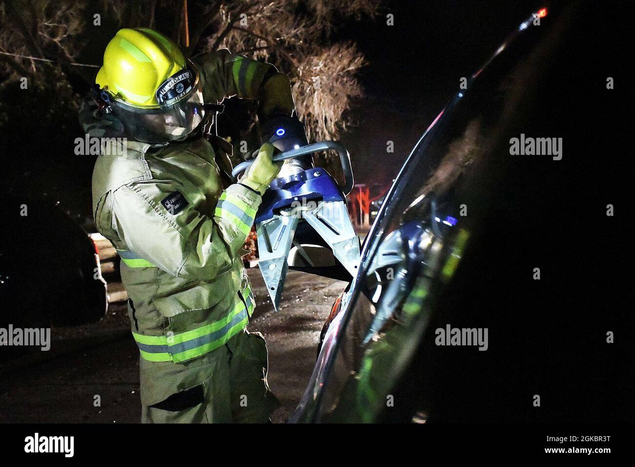 Jaws of life hi-res stock photography and images - Alamy