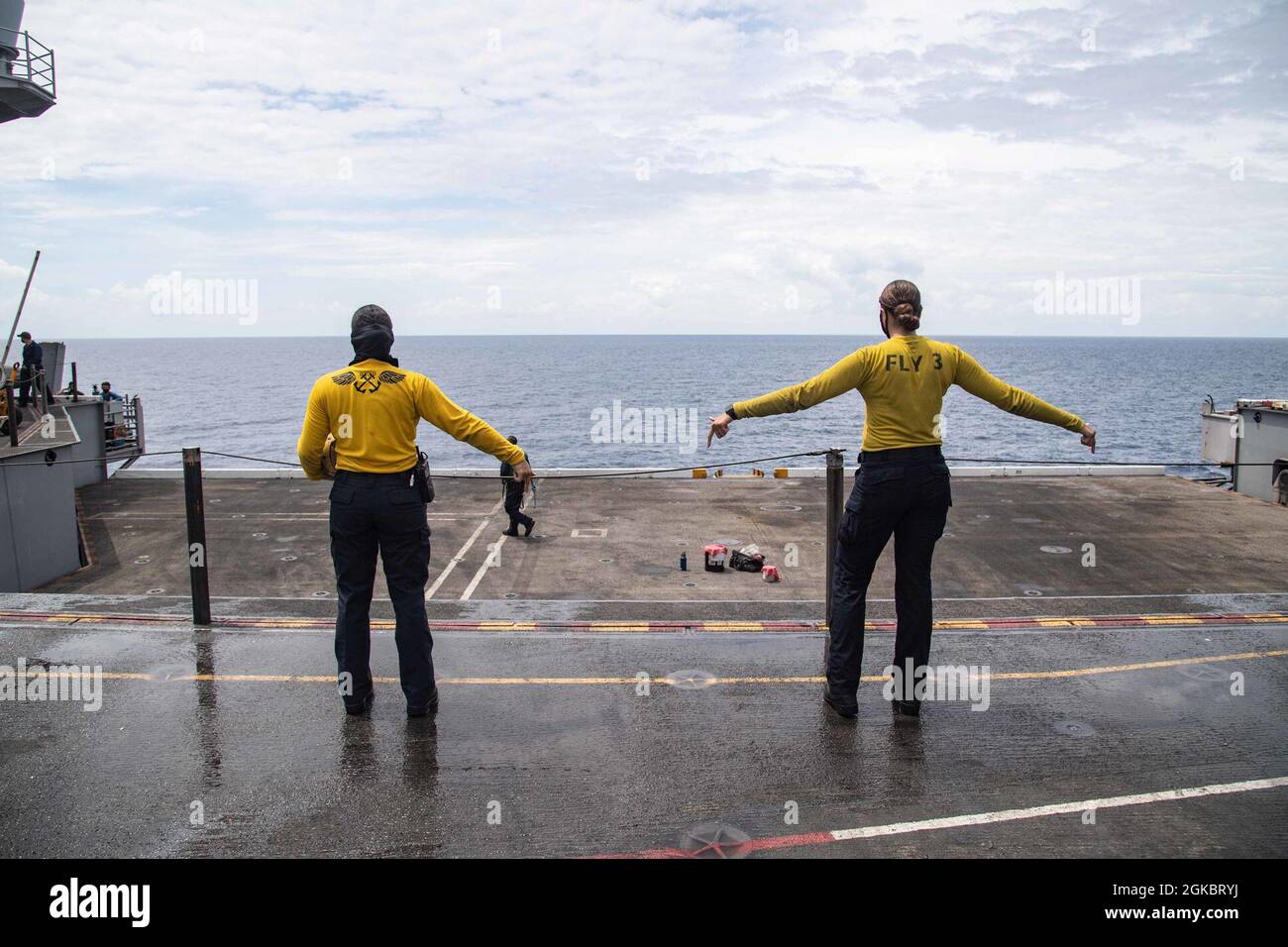 PACIFIC OCEAN (March 6, 2021) – U.S. Navy Aviation Boatswain’s Mate ...