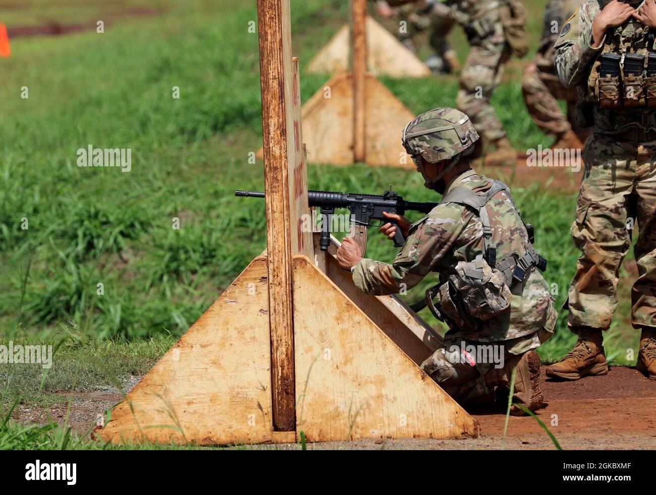 Hawaii Army National Guard and U.S. Army Reserves Soldiers participate ...