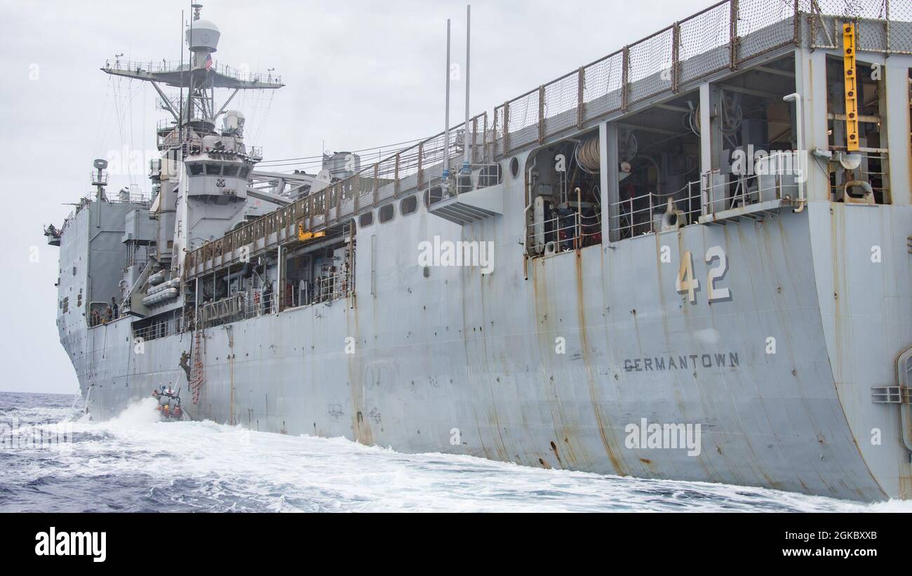 U.S. Marines with a Force Reconnaissance Platoon, 31st Marine ...