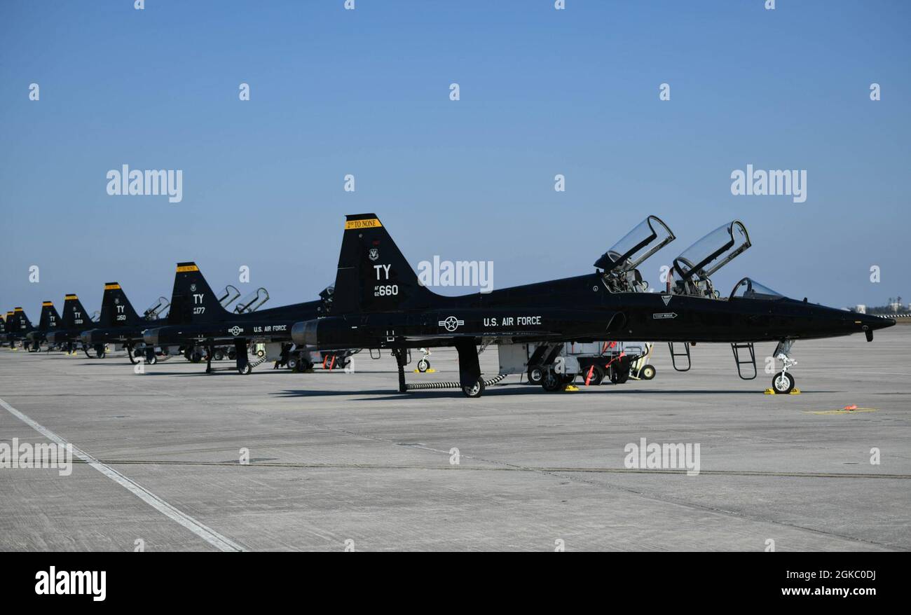 8 fts hi-res stock photography and images - Alamy