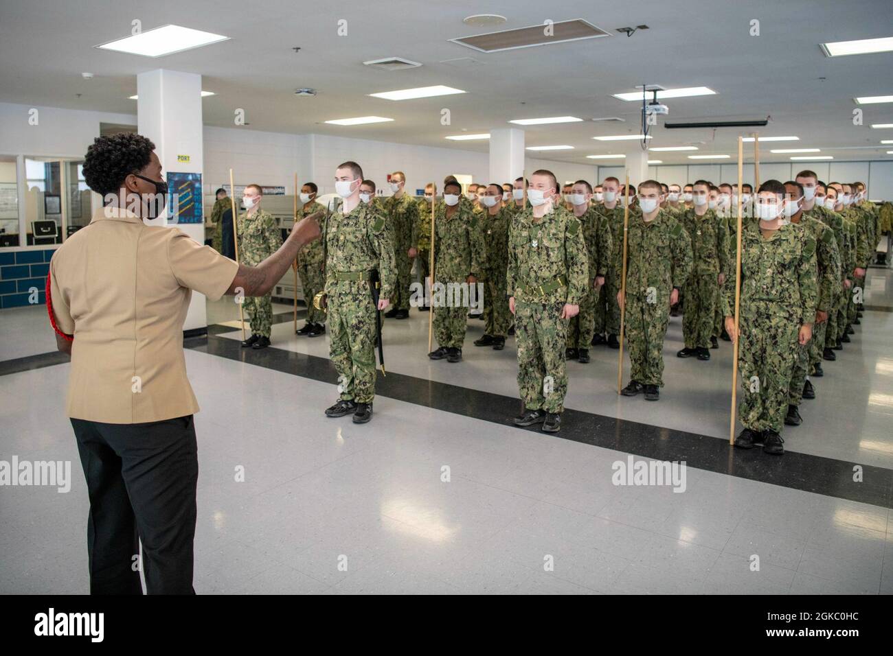 Aviation Machinist’s Mate 1st Class Latasha Lawrence, a recruit ...