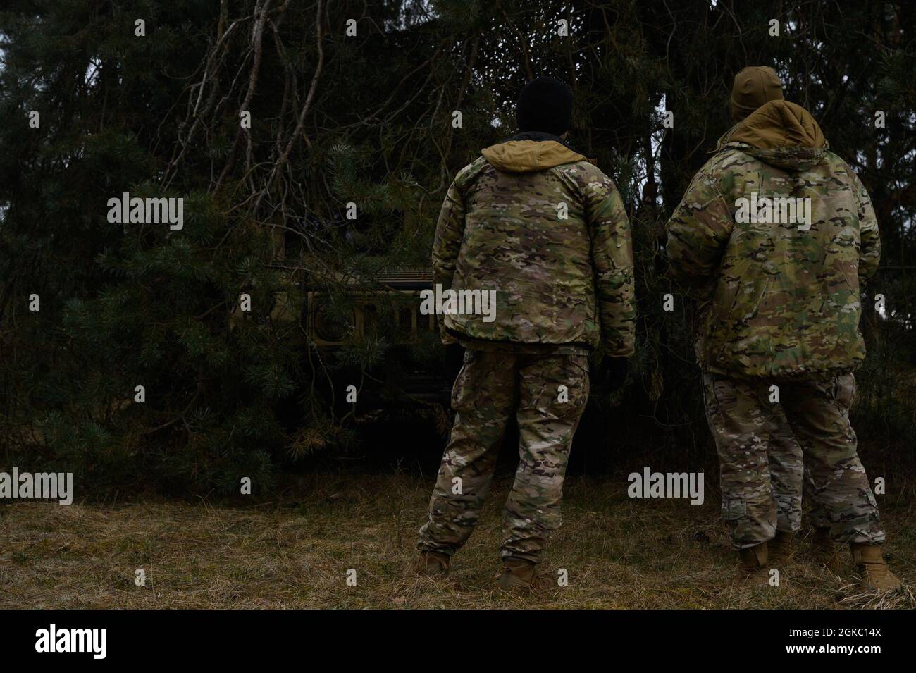 U.S. Air Force Tech. Sgt. Weldon Leonard, 2nd Air Support Operations ...