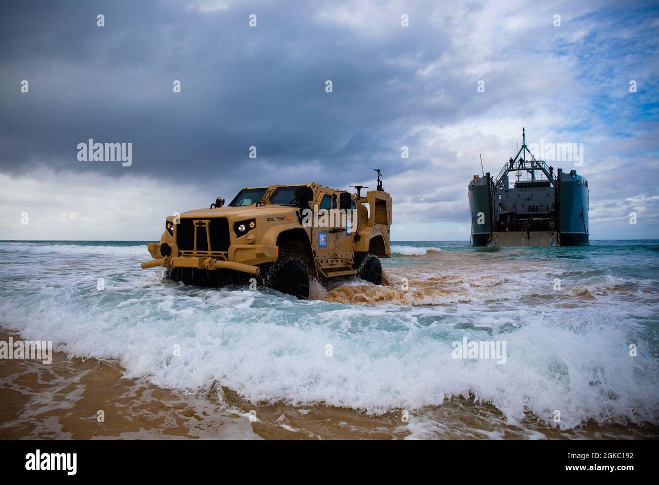 Unload a joint light tactical vehicle hi-res stock photography and ...