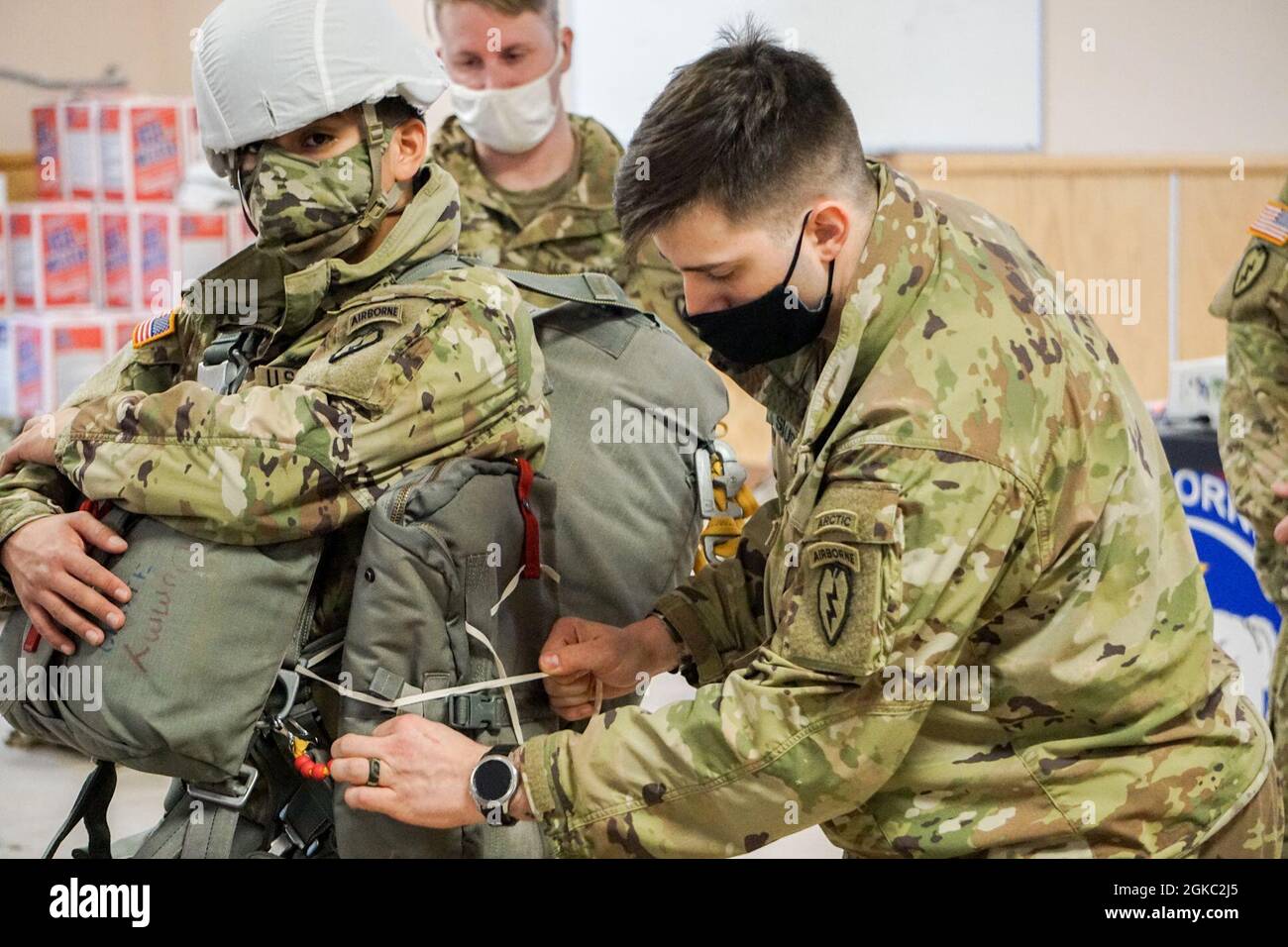 A jumpmaster from 6th Brigade Engineer Battalion (Airborne), 4th ...
