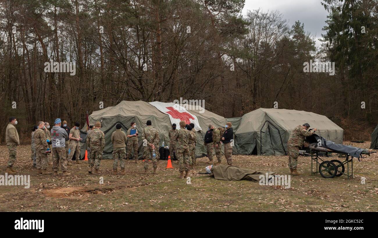 Ground surgical team hi-res stock photography and images - Alamy