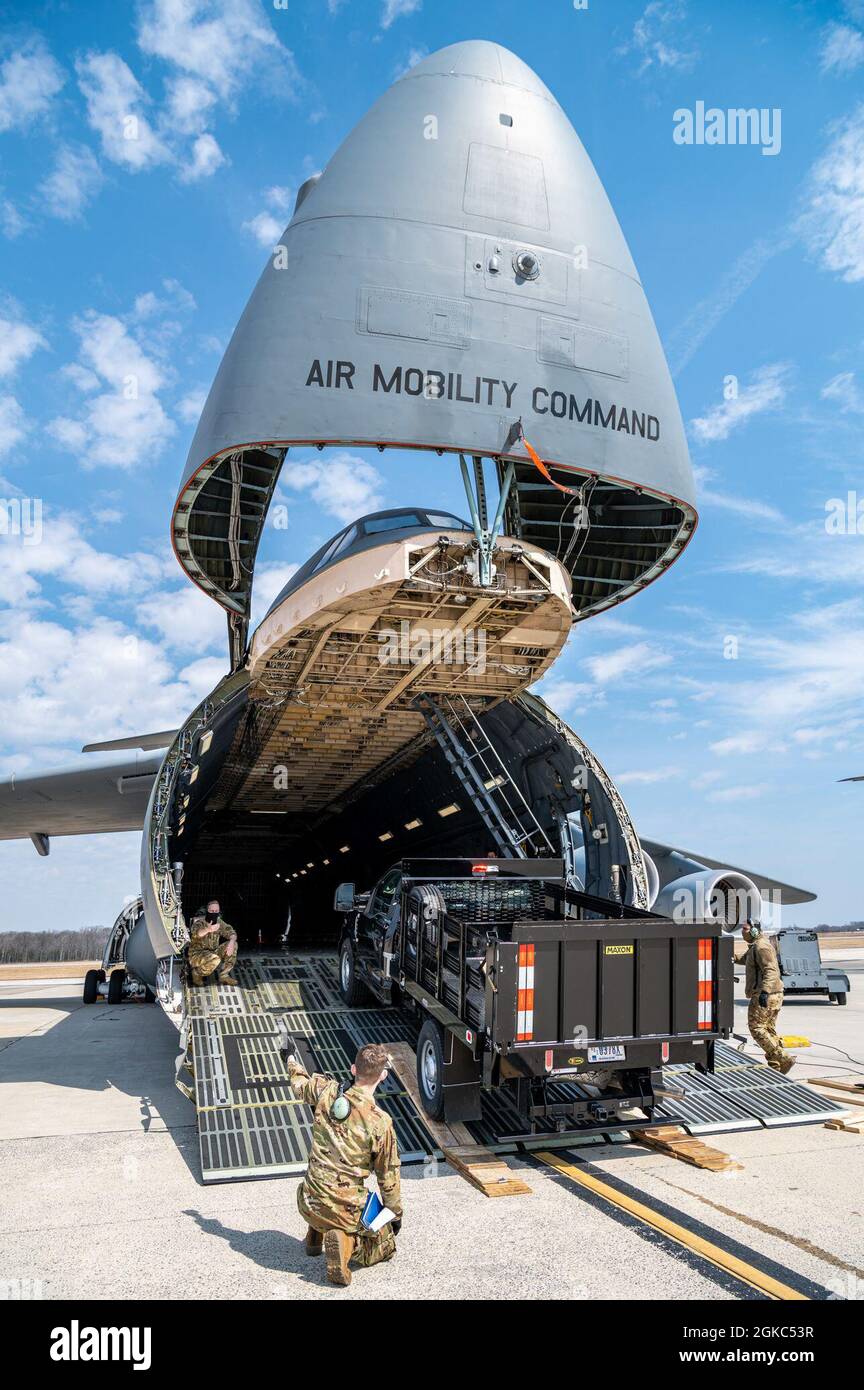 C 5 loadmaster hi-res stock photography and images - Alamy