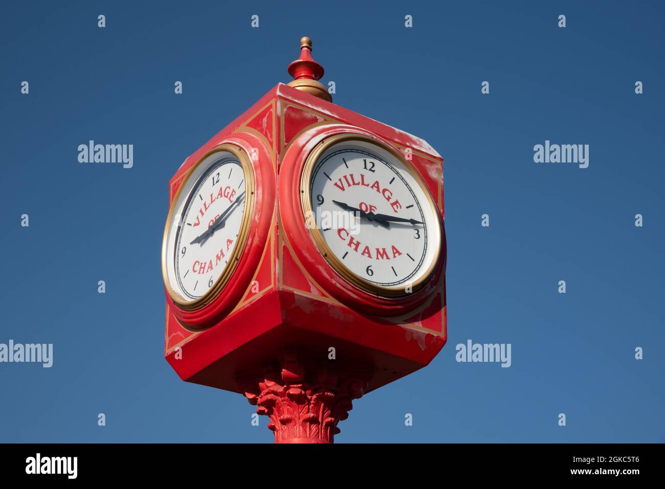 Clock pedestal hi-res stock photography and images - Alamy
