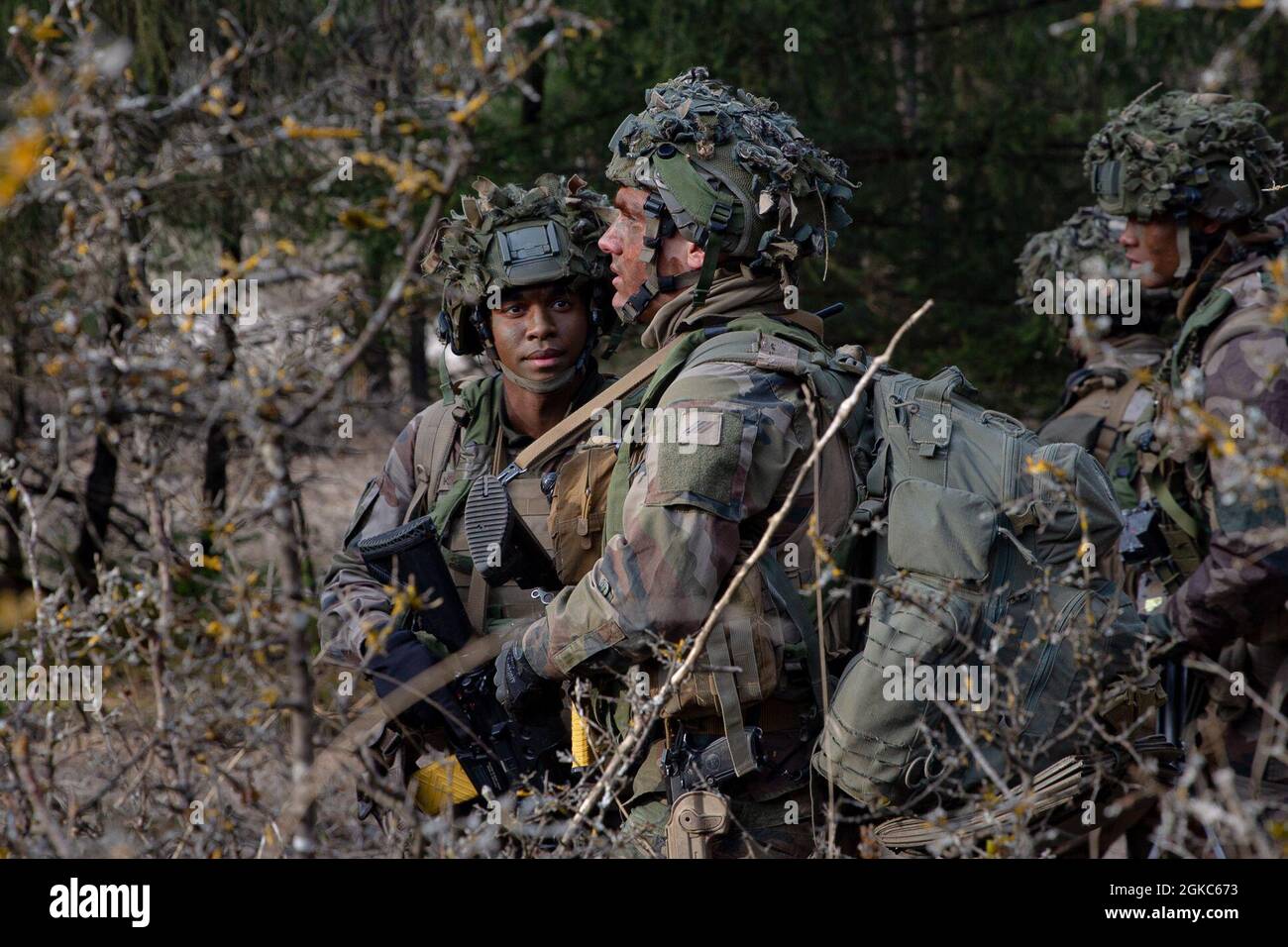French Paratroopers assigned to 8 Regiment Parachutiste D’Infanterie de ...