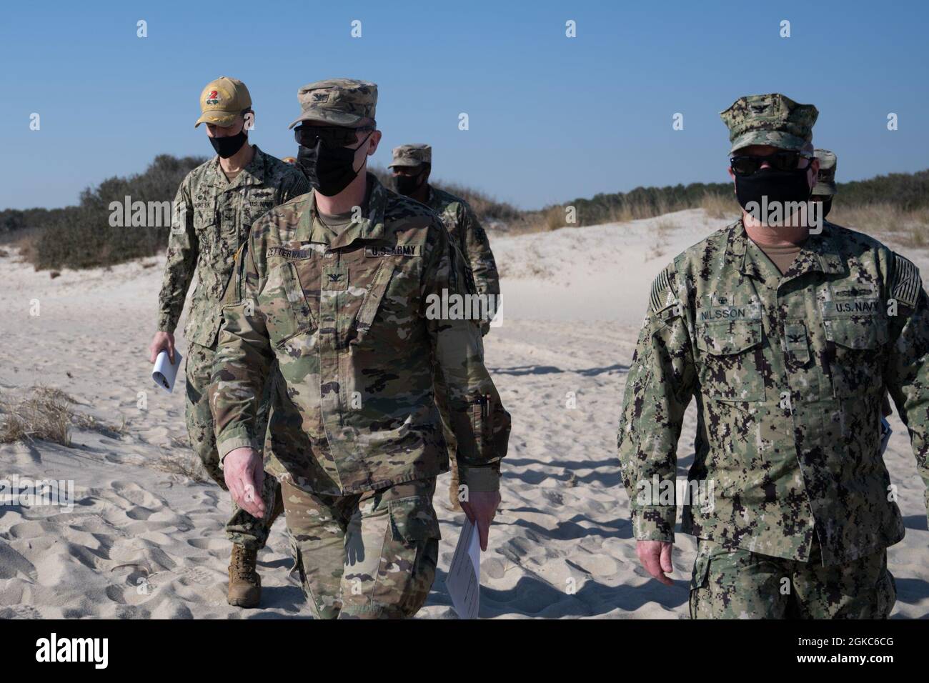 VIRGINIA BEACH, Va. U.S. Army Colonel Timothy Zetterwell (Center ...