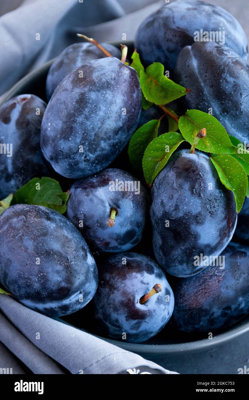 Monochromatic fruit hi-res stock photography and images - Alamy