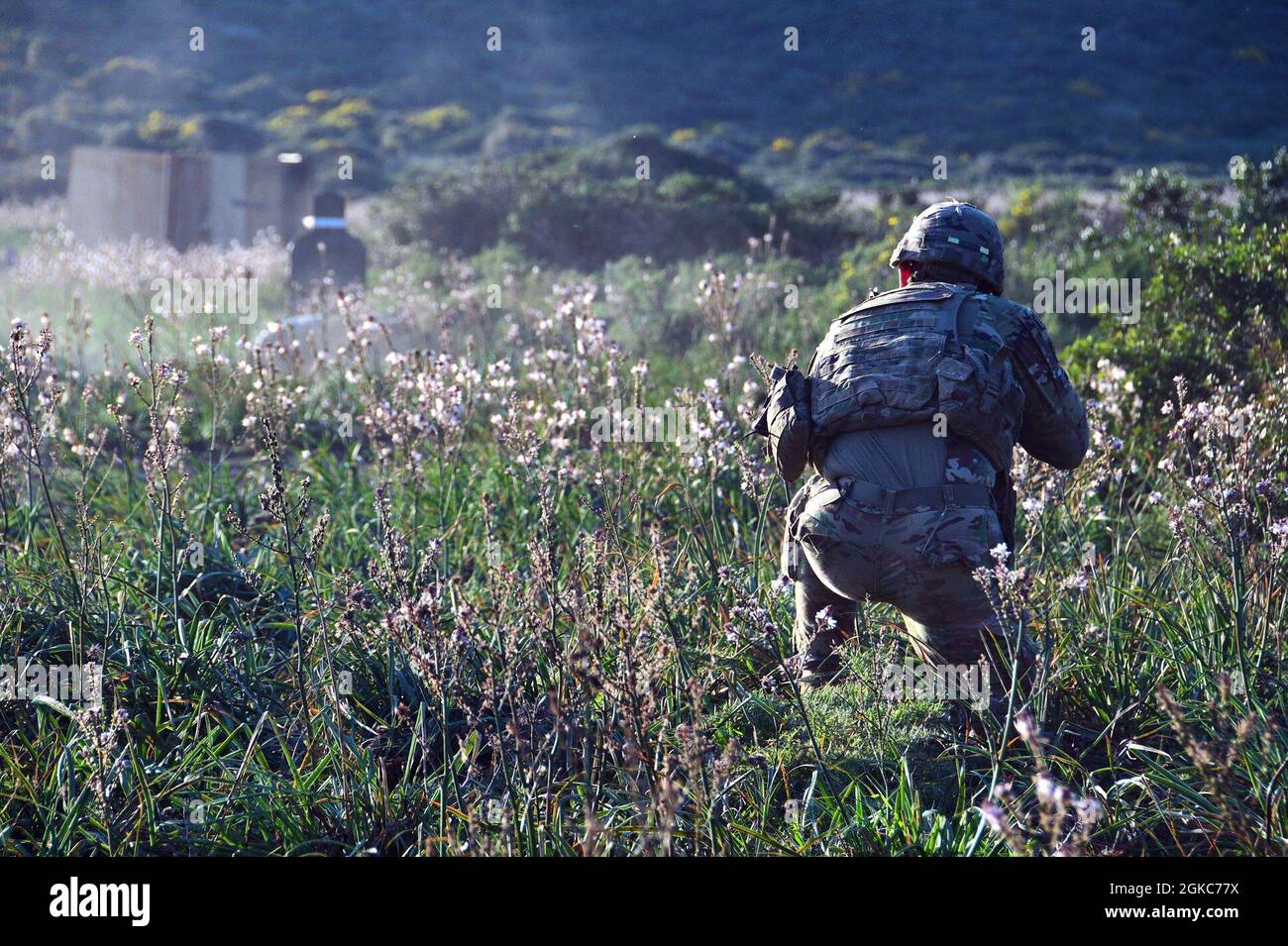 U.S. Army paratroopers assigned to Castle Company, 54th Engineer ...