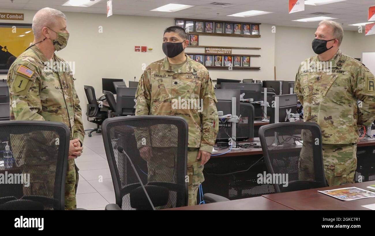 First Army Commanding General Lt. Gen. Thomas James Jr., meets with Col ...