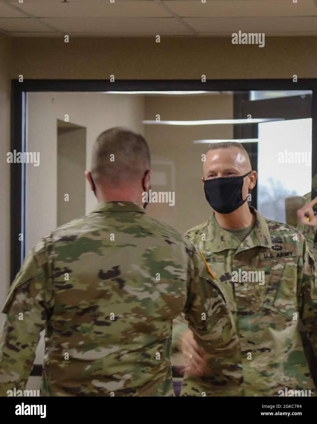 First Army Commanding General Lt. Gen. Thomas James Jr., meets with Col ...