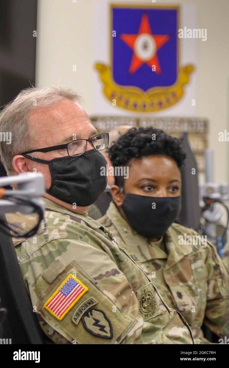 First Army Commanding General Lt. Gen. Thomas James Jr., meets with Col ...