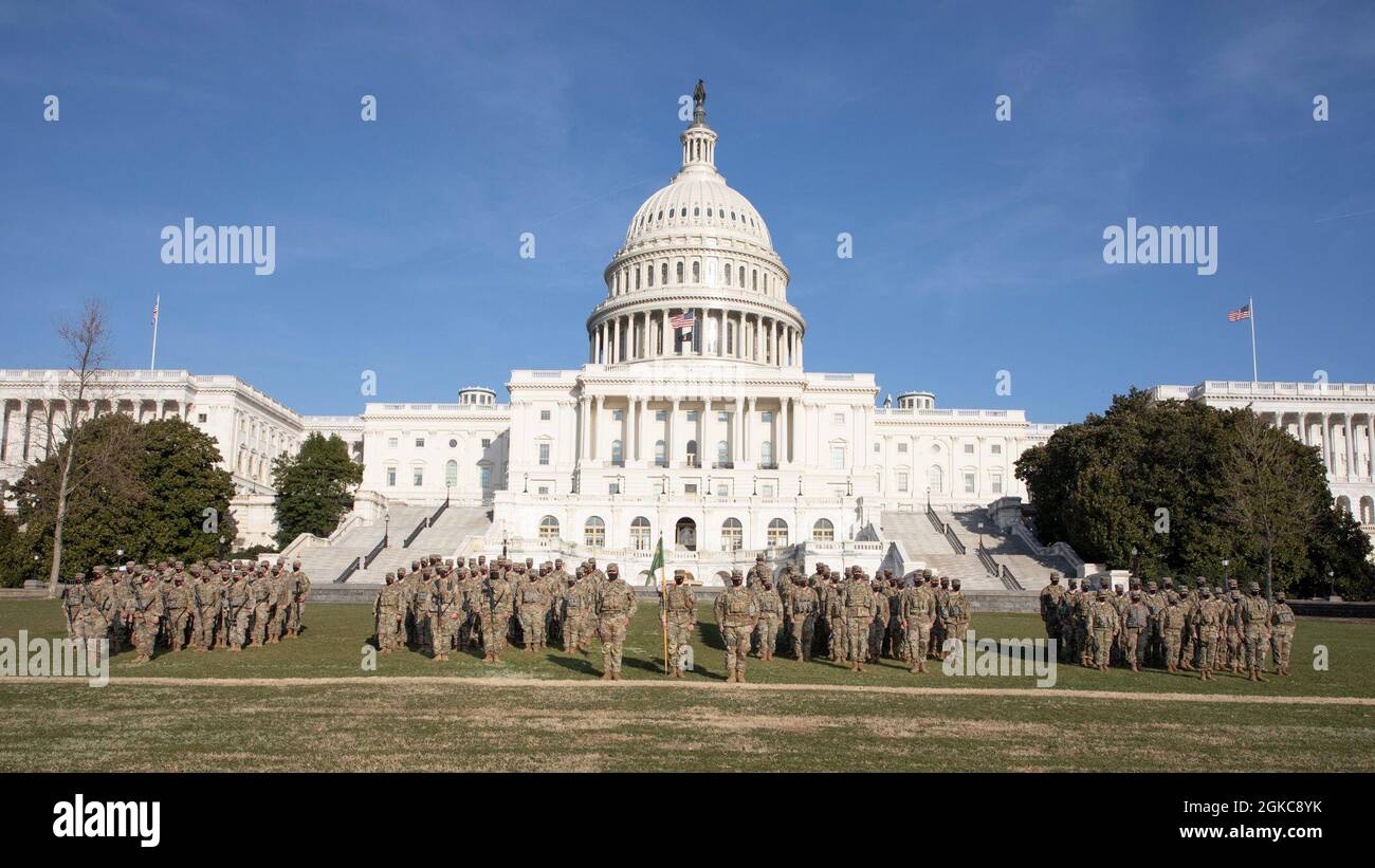 U.S. Soldiers with the 46th Military Police Company, 177th Military ...