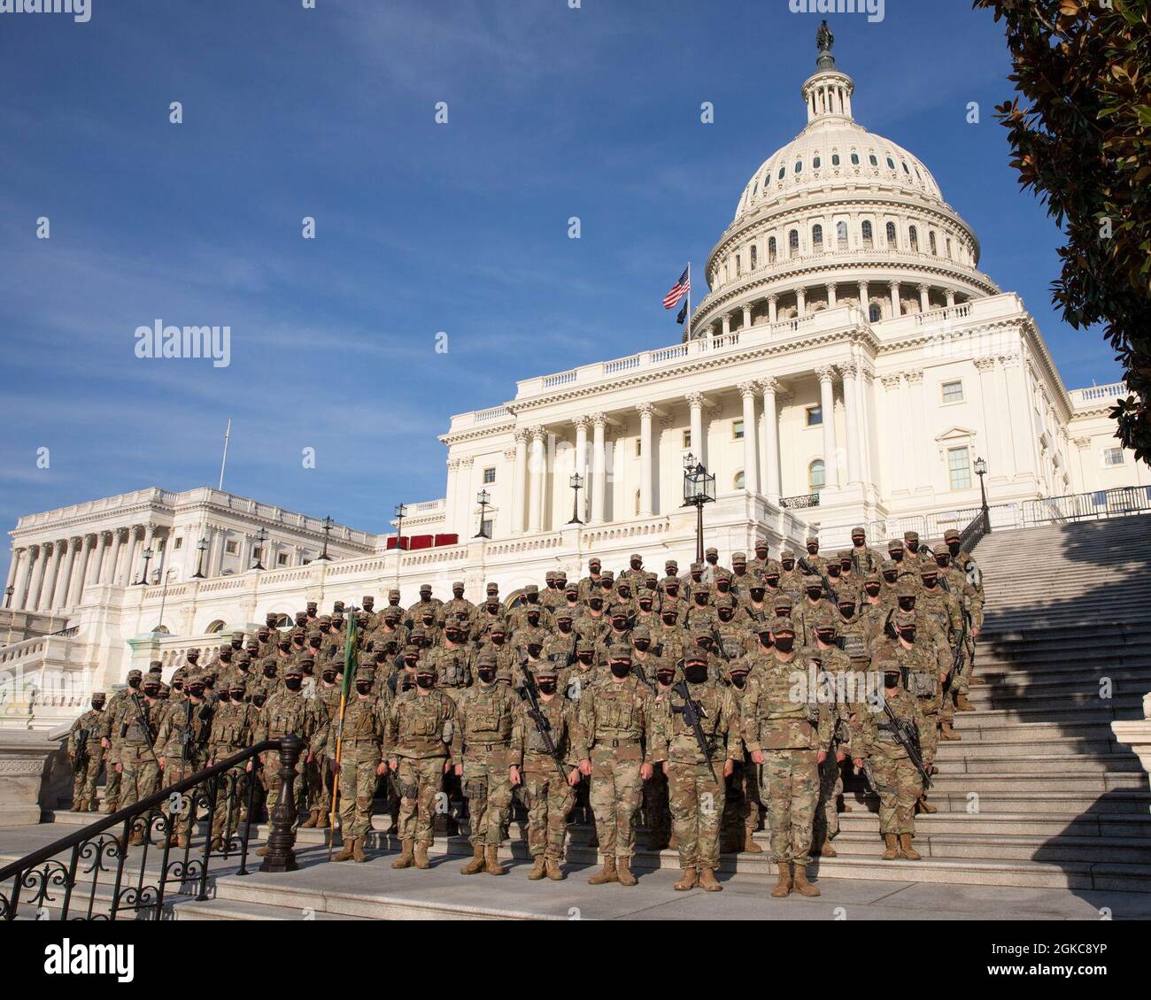 U.S. Soldiers with the 46th Military Police Company, 177th Military ...