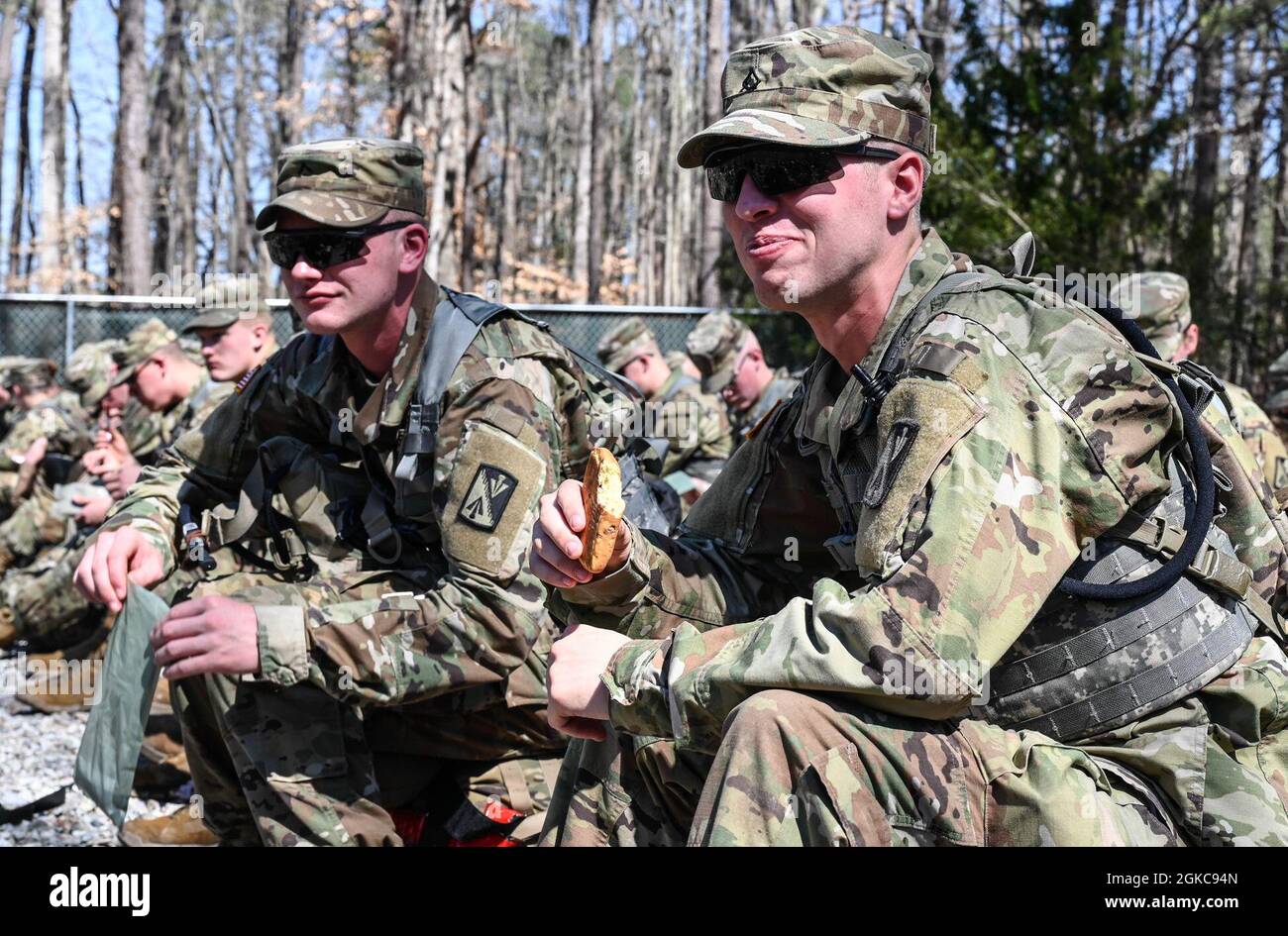U.S. Army Soldier's eat MRE's (Meal Ready to Eat) during a training ...