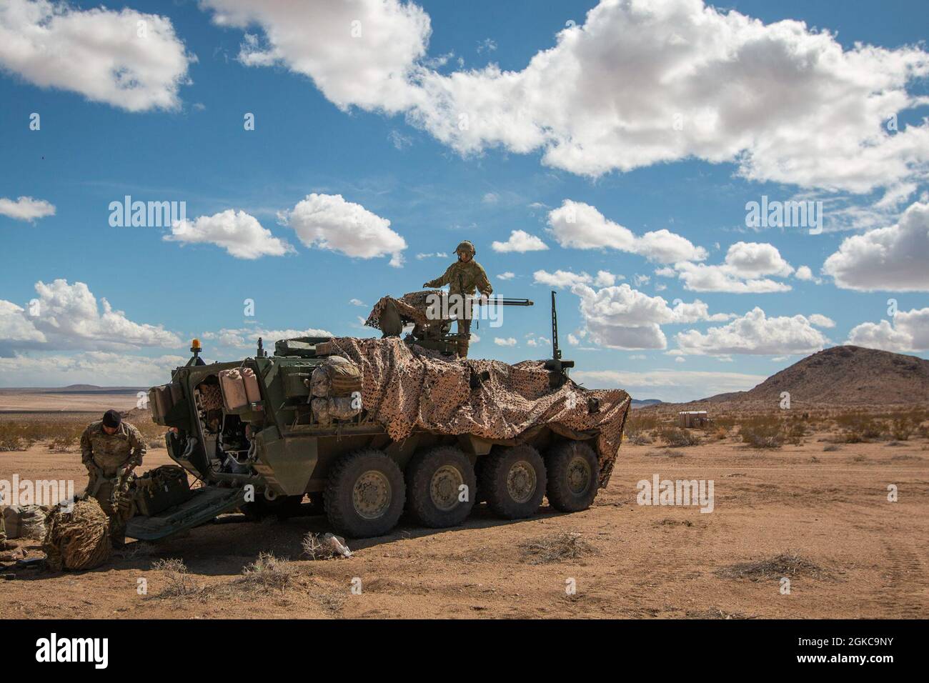 A Washington Army National Guard Soldier, assigned to 3rd Battalion ...