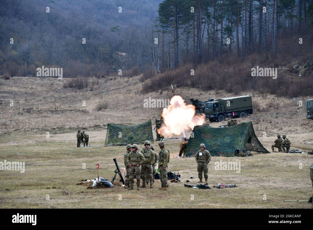 M120 120 mm mortar system hi-res stock photography and images - Alamy