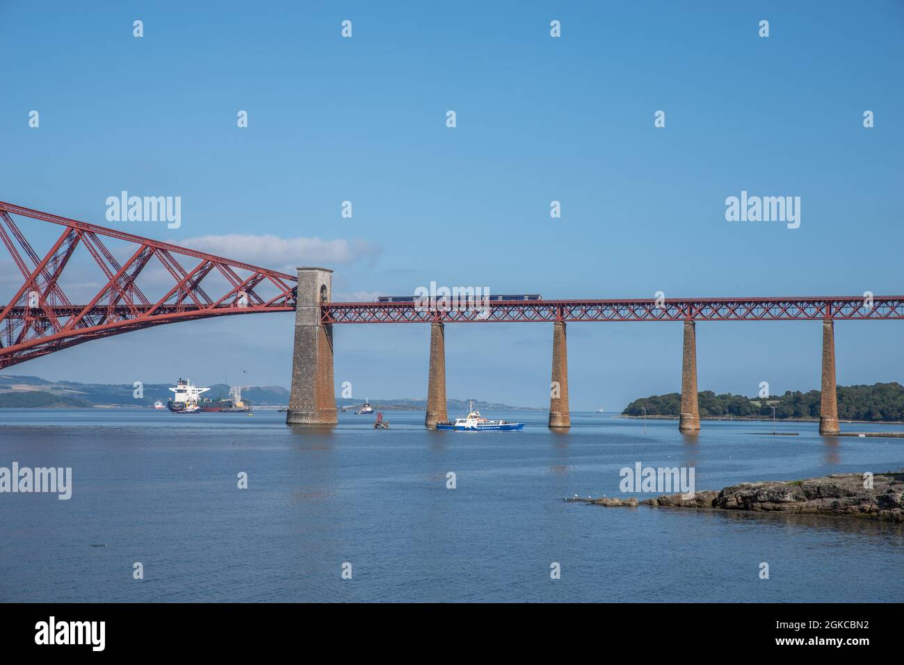 Scotrail train on forth rail bridge hi-res stock photography and images ...