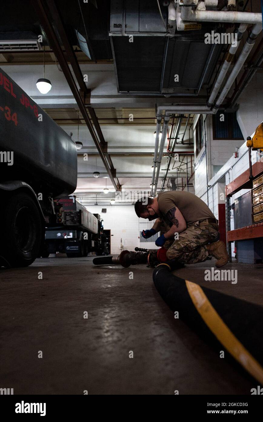 U.S. Air Force Tech. Sgt. Scott Hupka, 393rd Expeditionary Bomb ...