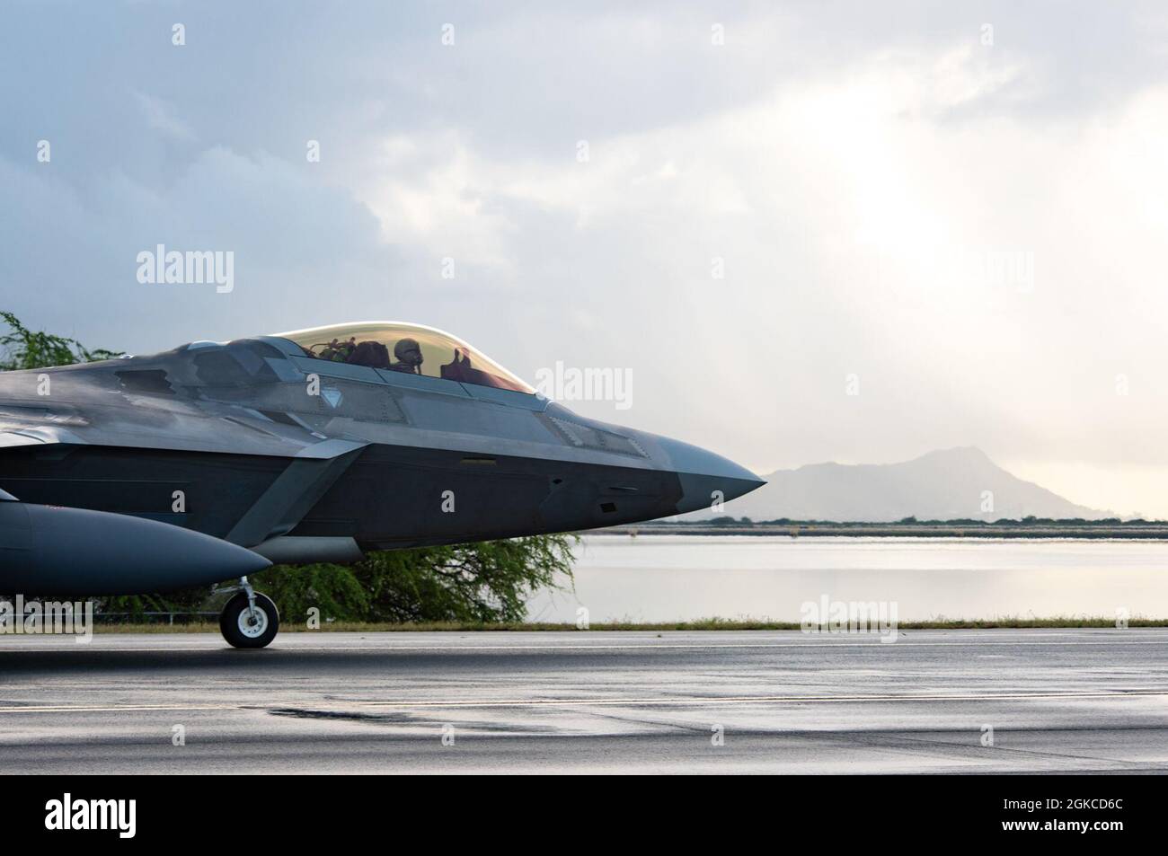 A Hawaii Air National Guard F-22 Raptor taxis March 11, 2021 at ...