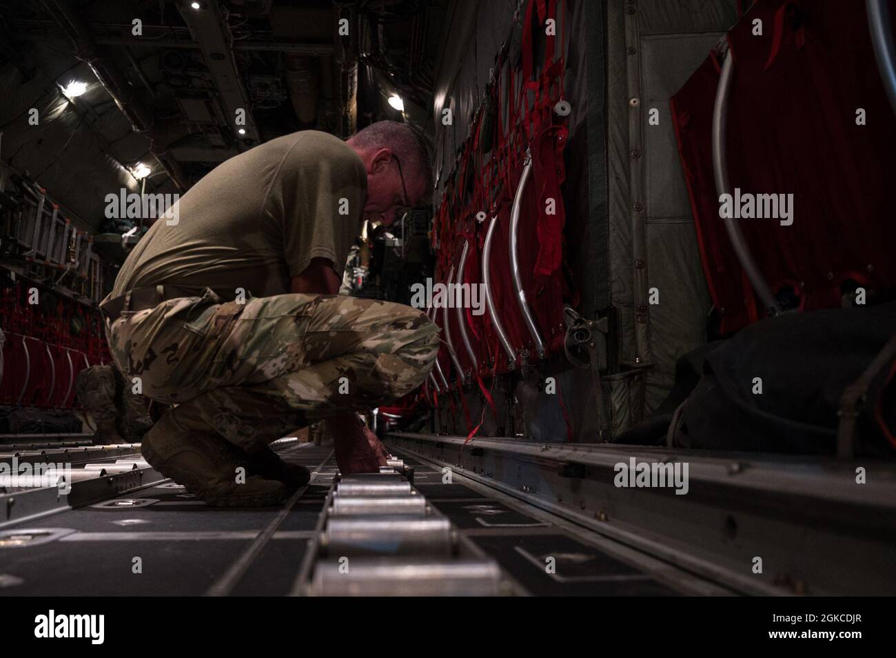 C 130 cargo loading hi-res stock photography and images - Alamy