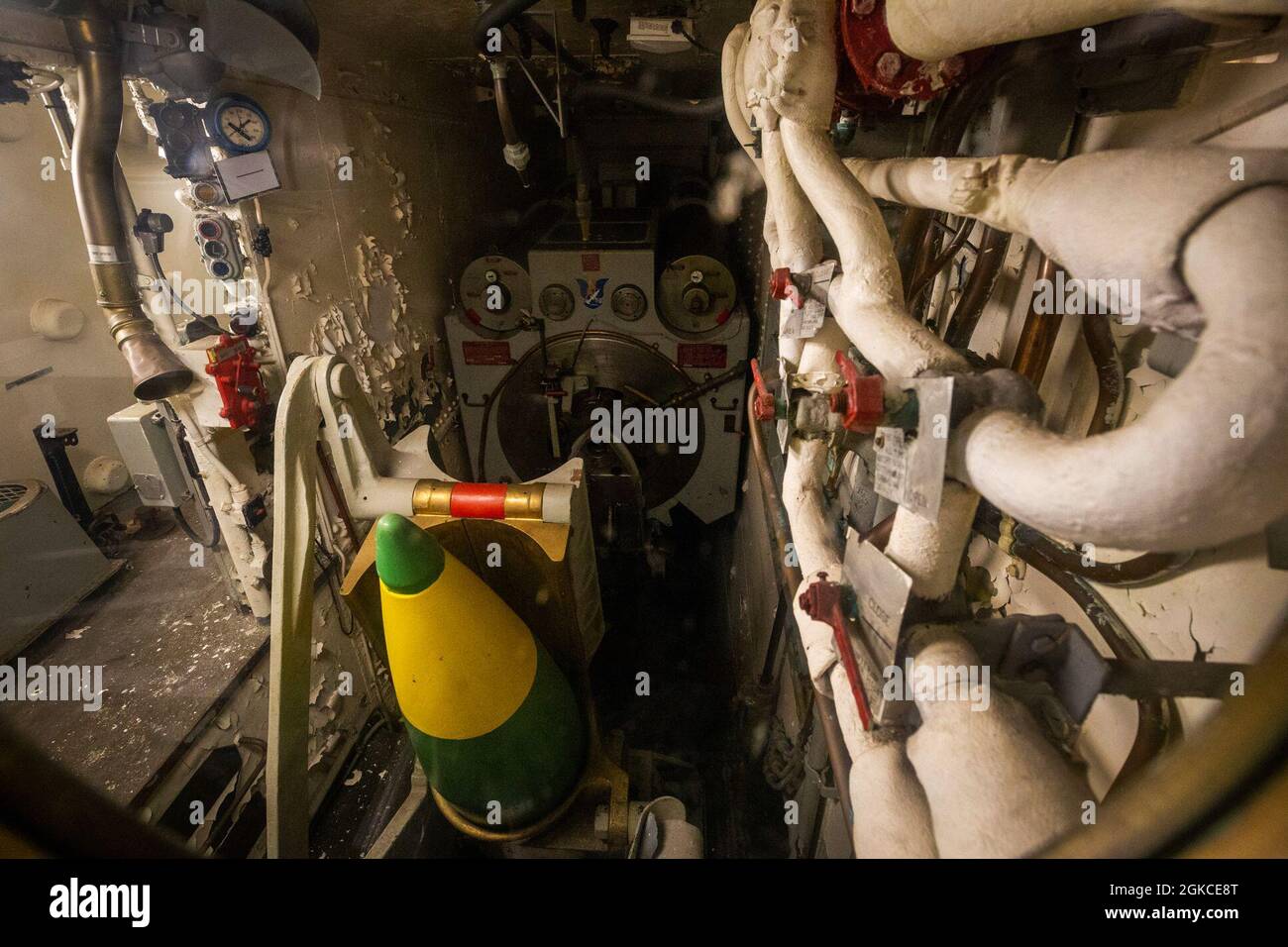The breach of a 16-inch gun turret on the USS New Jersey (BB-62 ...
