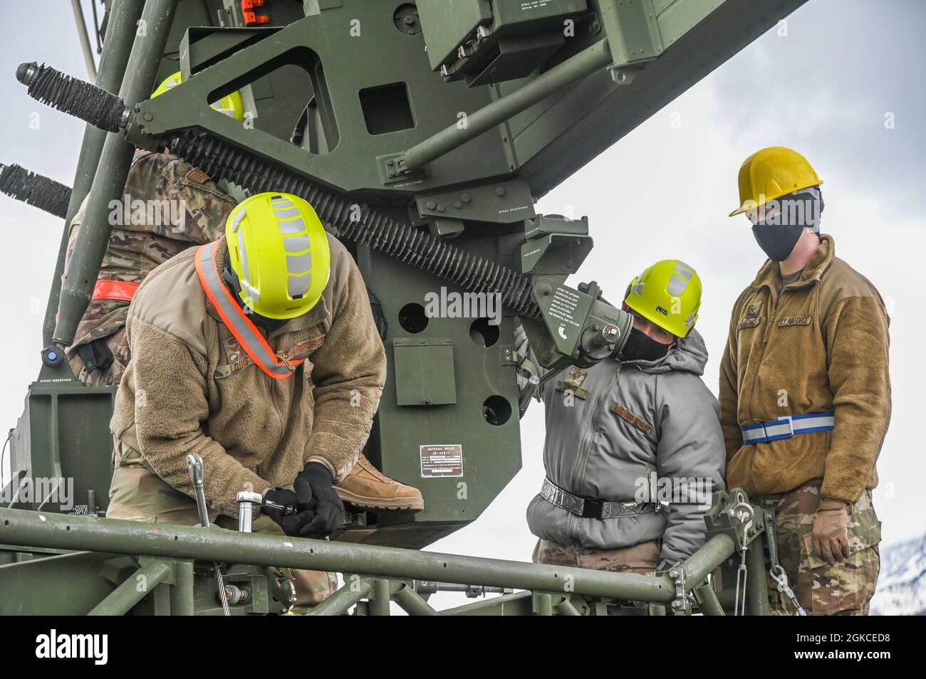 Airmen from 729th Air Control Squadron balance the AN/TPS-75, or Tipsy ...