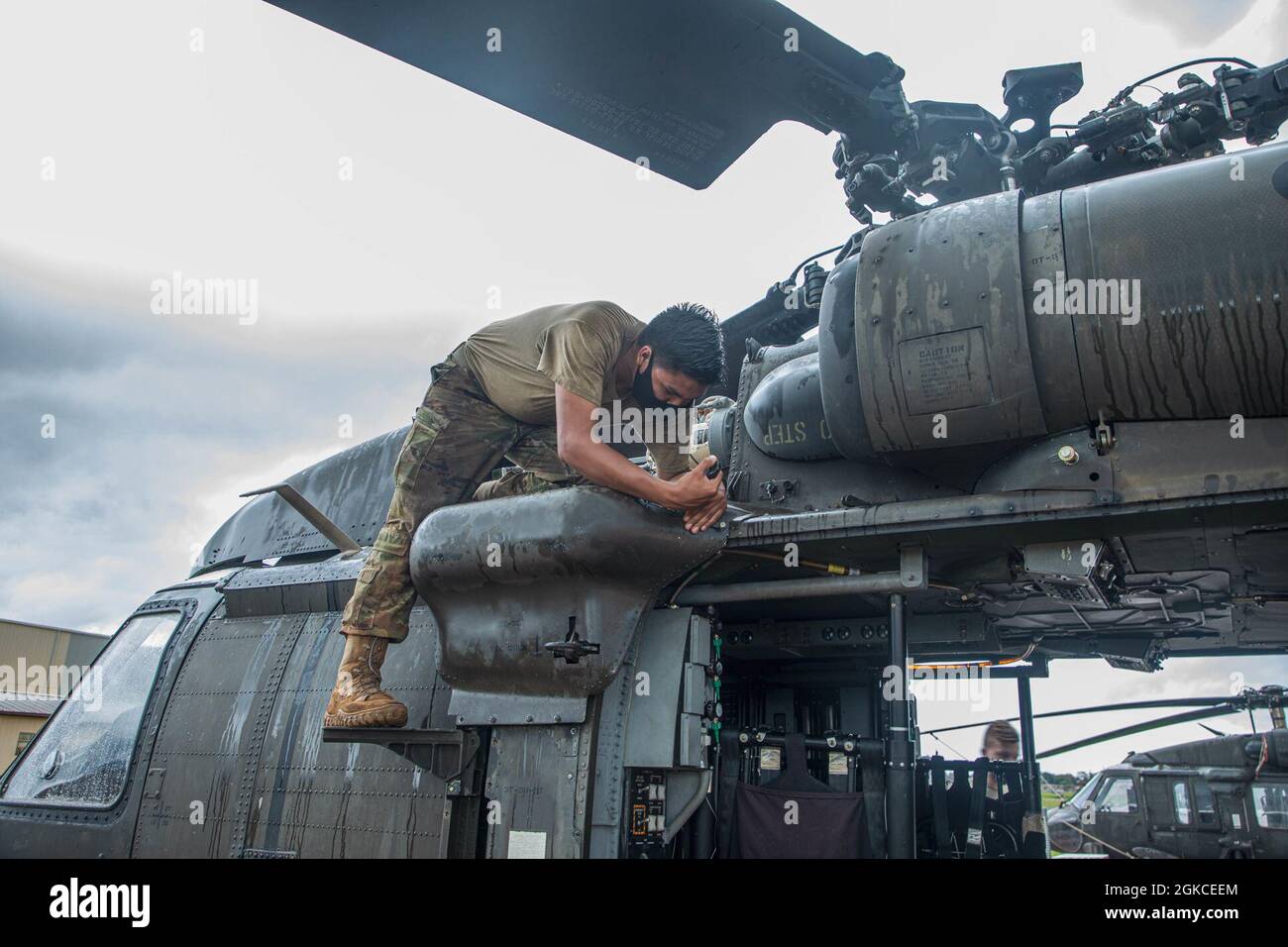 Uh 60 maintenance hi-res stock photography and images - Alamy