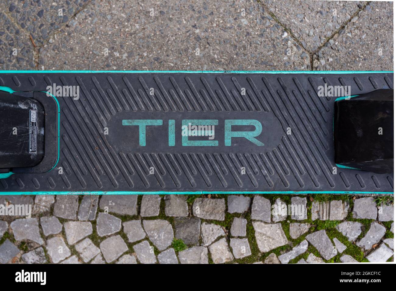 Tier e scooter hi-res stock photography and images - Alamy