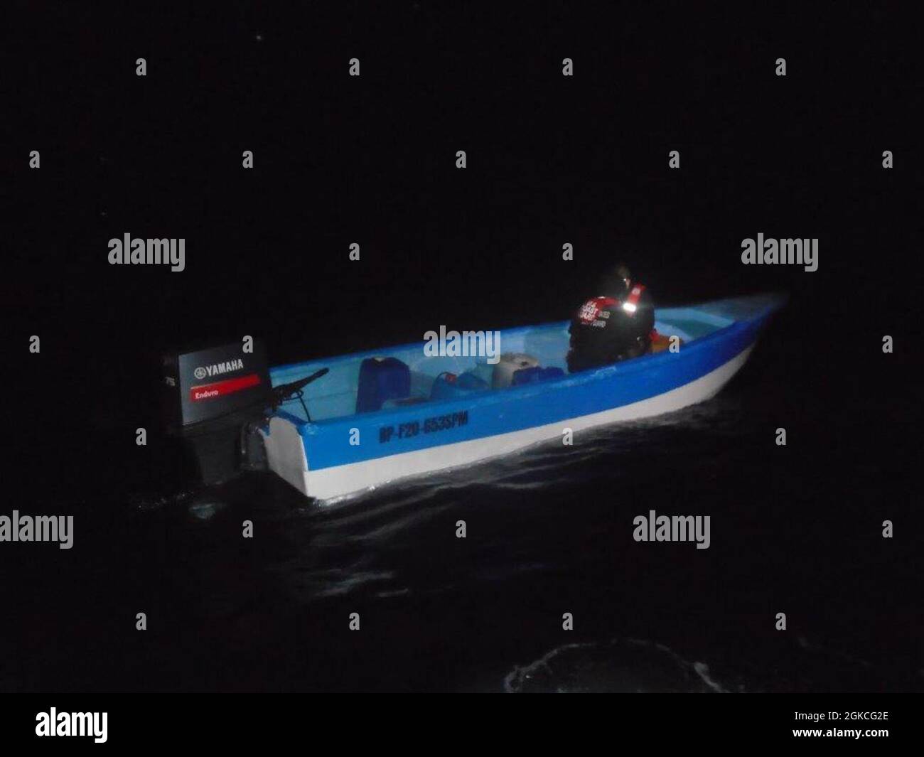 Go Fast Vessel: Coast Guard Cutter Valiant crewmembers during boarding ...