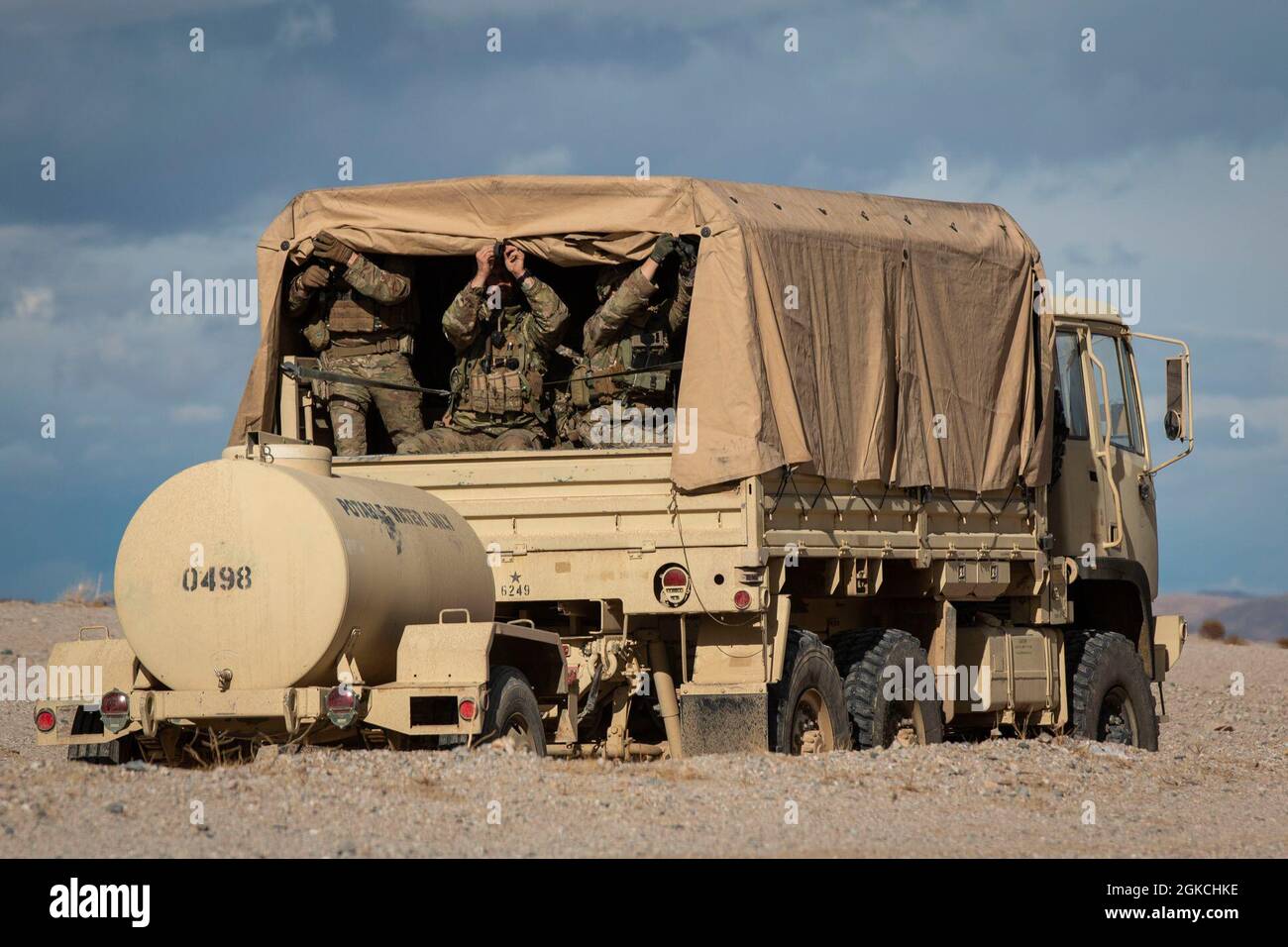 Washington Army National Guard Soldiers, assigned to Alpha Company, 3rd ...