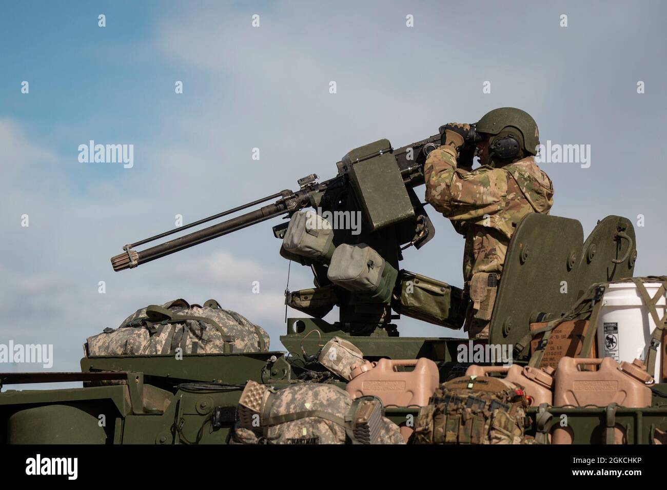 A Washington Army National Guard Soldier, assigned to 3rd Battalion ...