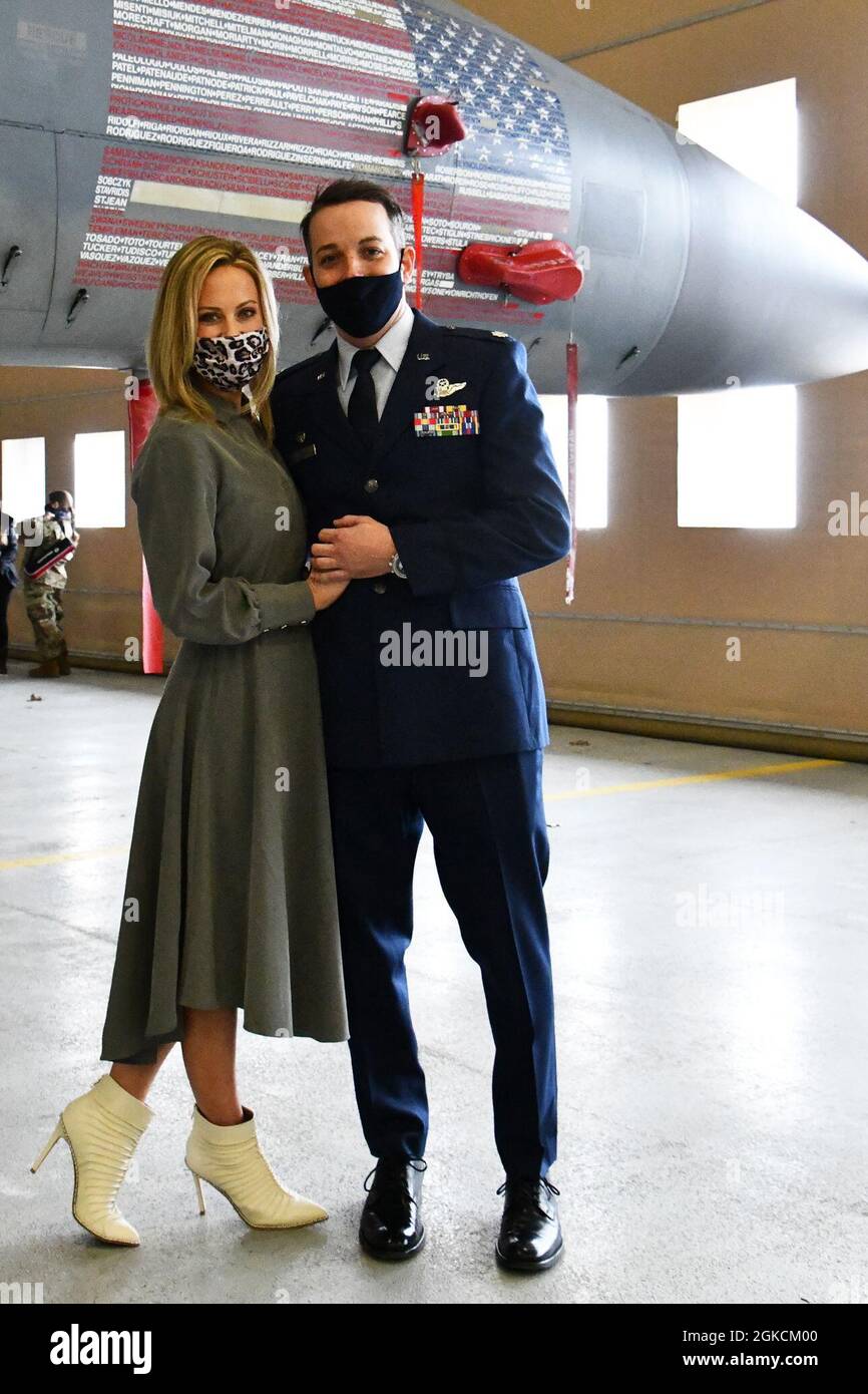 Lt. Col. Brett 'Dutch' VanderPas celebrates with girlfriend, Jennel ...