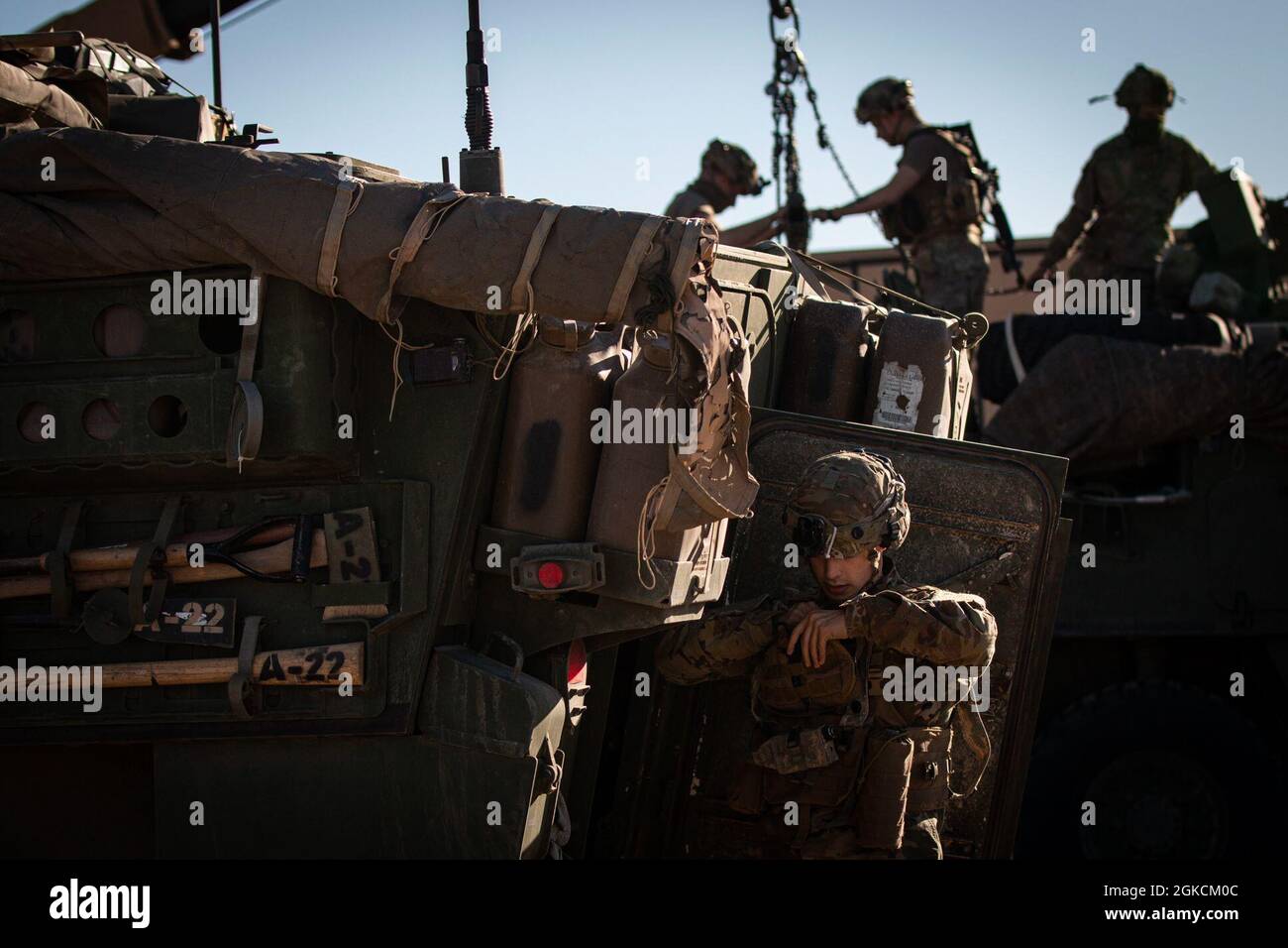 A Washington Army National Guard soldier, assigned to India Company ...