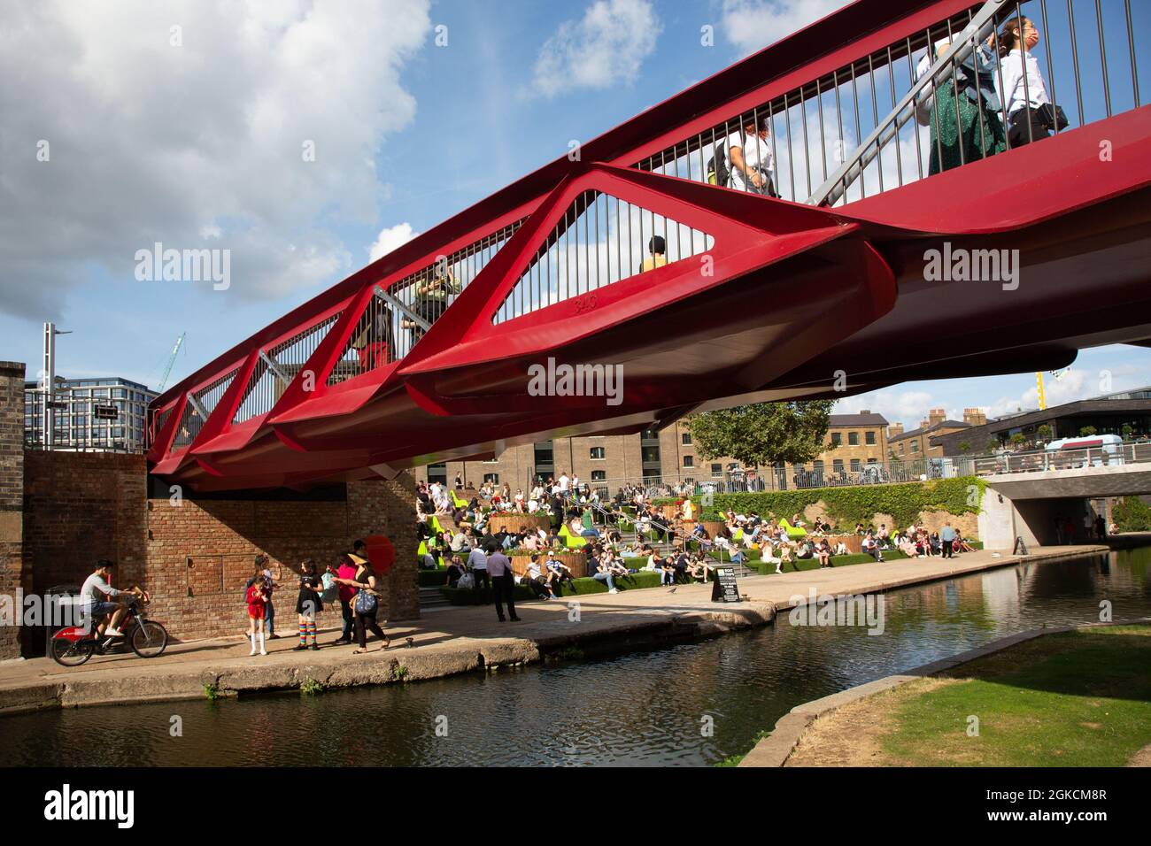 Red kings cross hi-res stock photography and images - Alamy