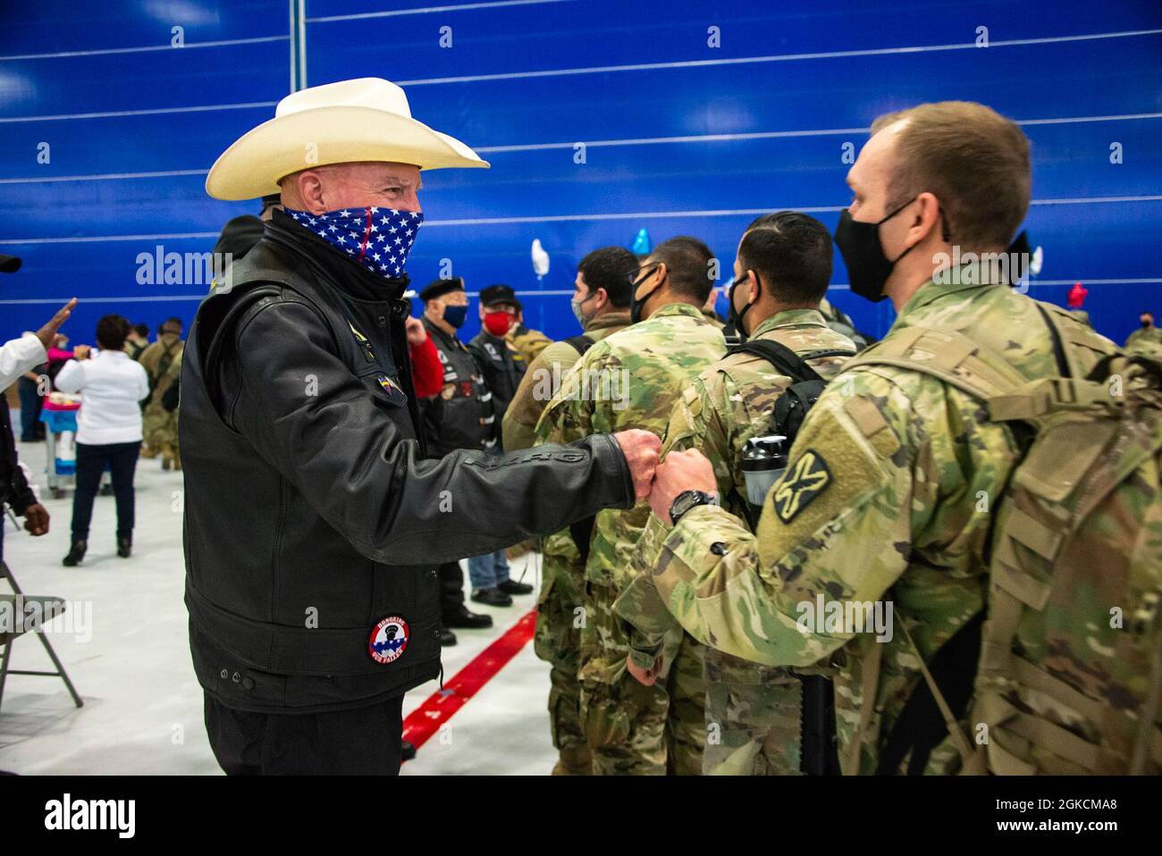 U.S. Army Soldiers from the 223rd Military Intelligence Battalion ...